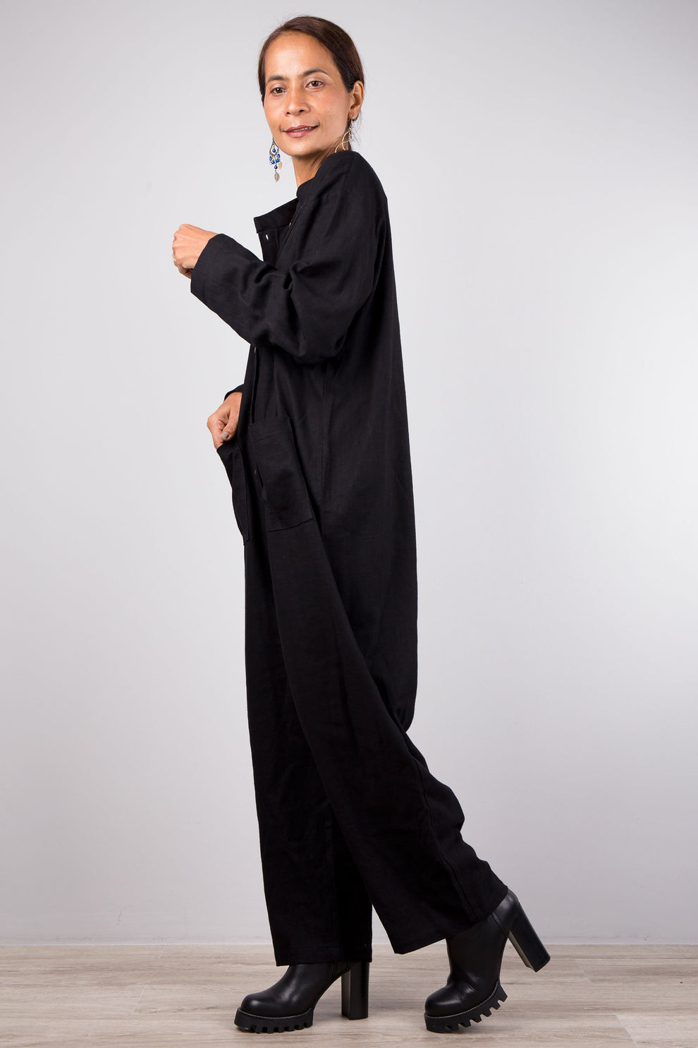 Black linen jumpsuit | Linen overalls by Nuichan